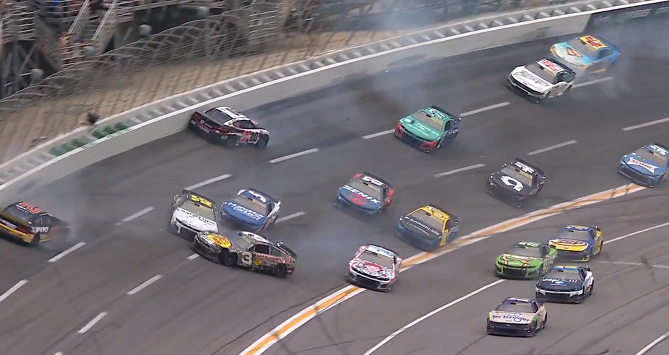 Brackets busted: Big crash strikes to end Stage 1 - NASCAR