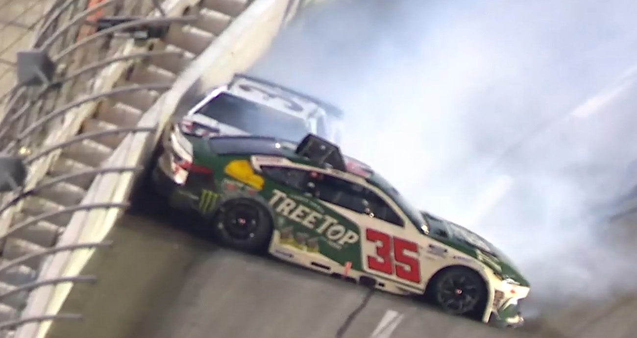 Riley Herbst spins, collects Todd Gilliland off of Turn 4 - NASCAR