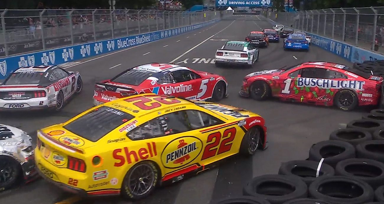 Chaotic, late restart leads to multiple cars with damage | NASCAR