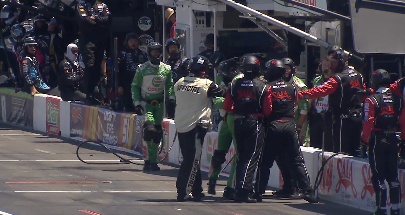 Tussle on pit road: Nos. 6, 54 crews scrap after run-in | NASCAR