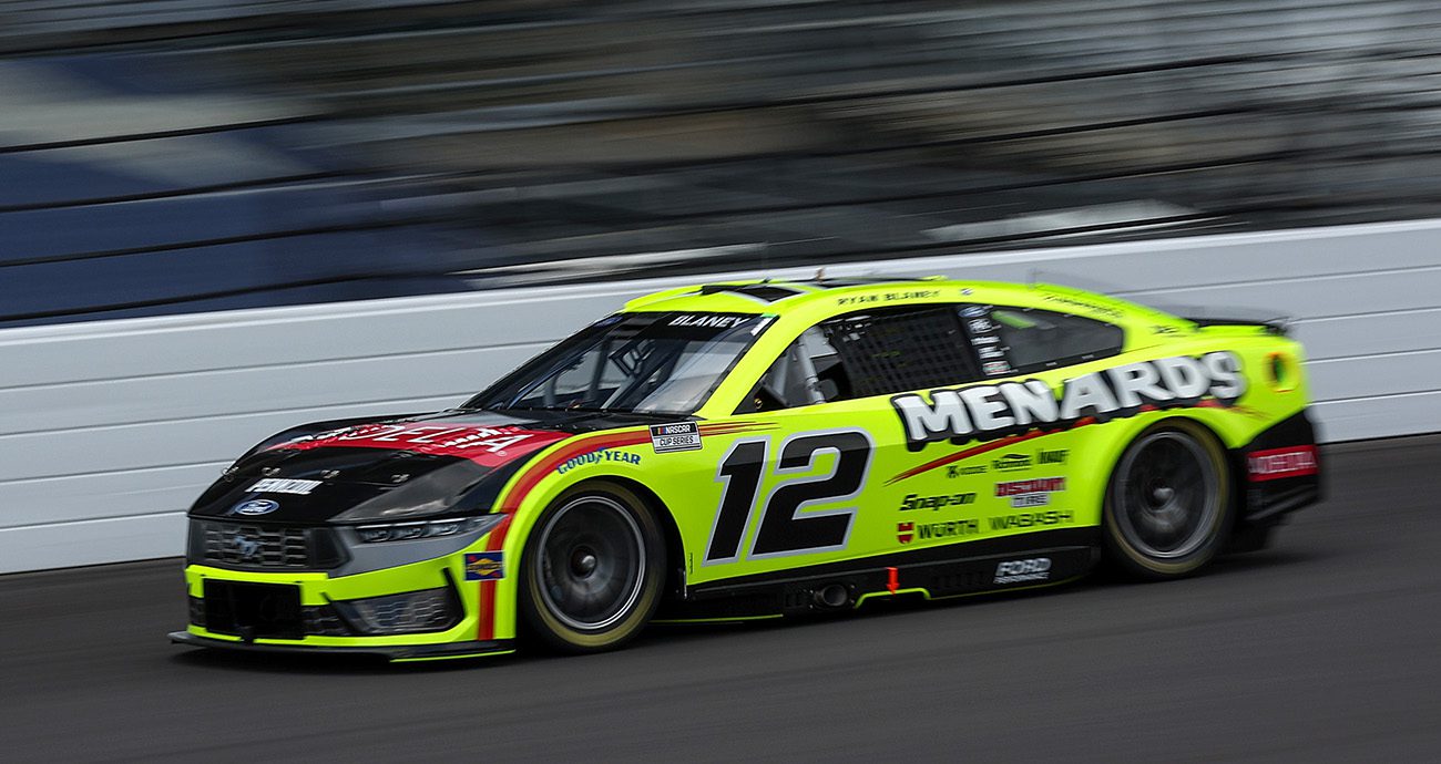 Ryan Blaney bests Larson, Hamlin for Stage 2 win | NASCAR