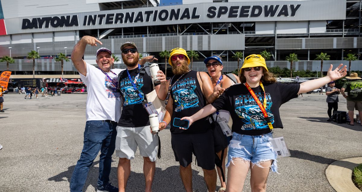 0823 - DIS SUNDAY SCHEDULE - Official Site Of NASCAR