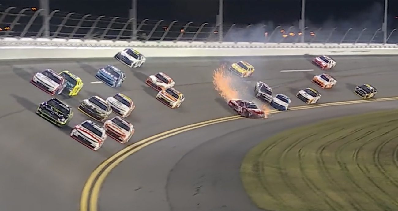 Sammy Smith claims Stage 1 win at Daytona as cars wreck behind him | NASCAR