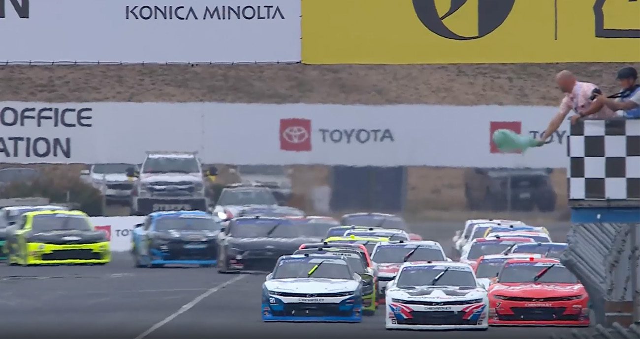 Xfinity race at Portland begins, Zilisch leads field | NASCAR