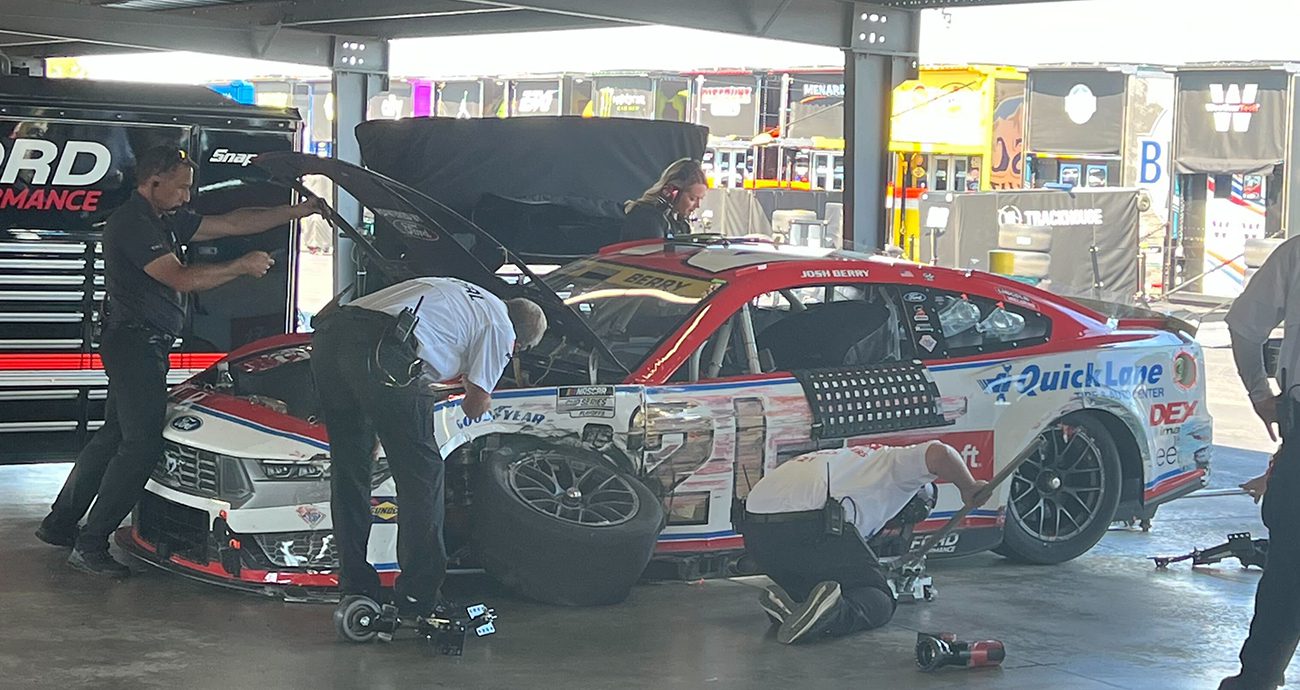Josh Berry crashes early after Elliott contact at Gateway | NASCAR