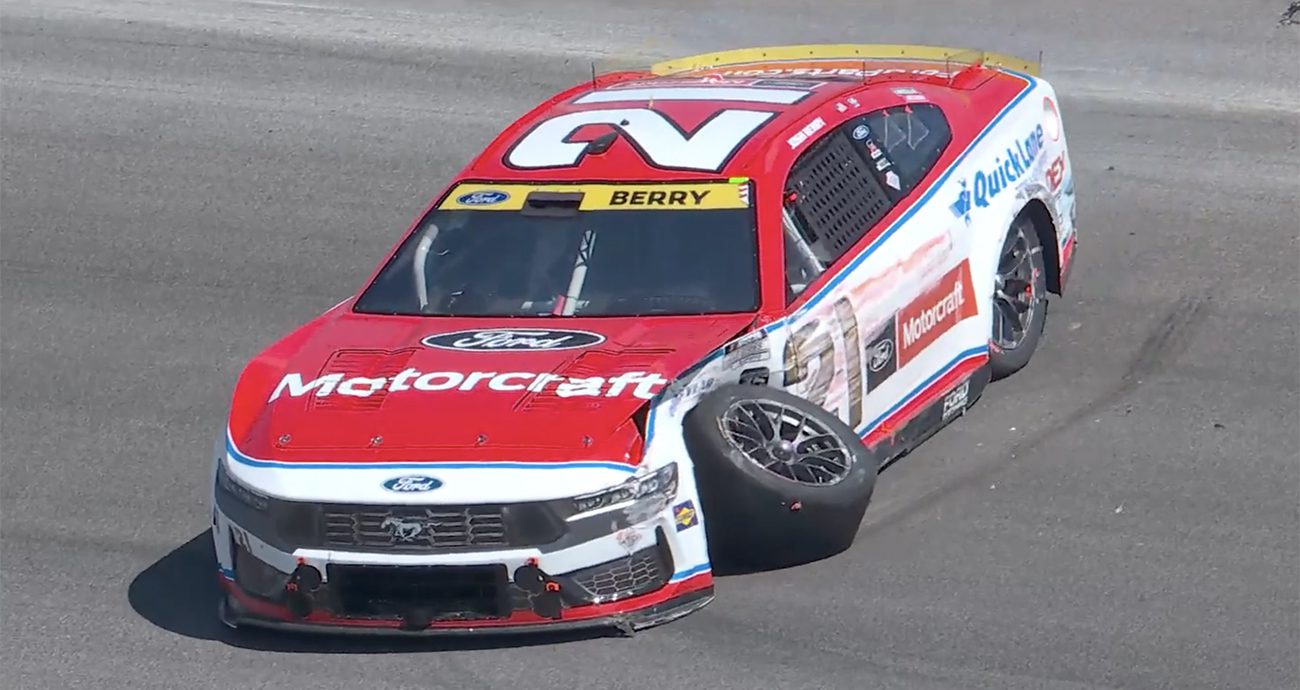 Berry suffers hard Gateway wreck after Elliott contact | NASCAR