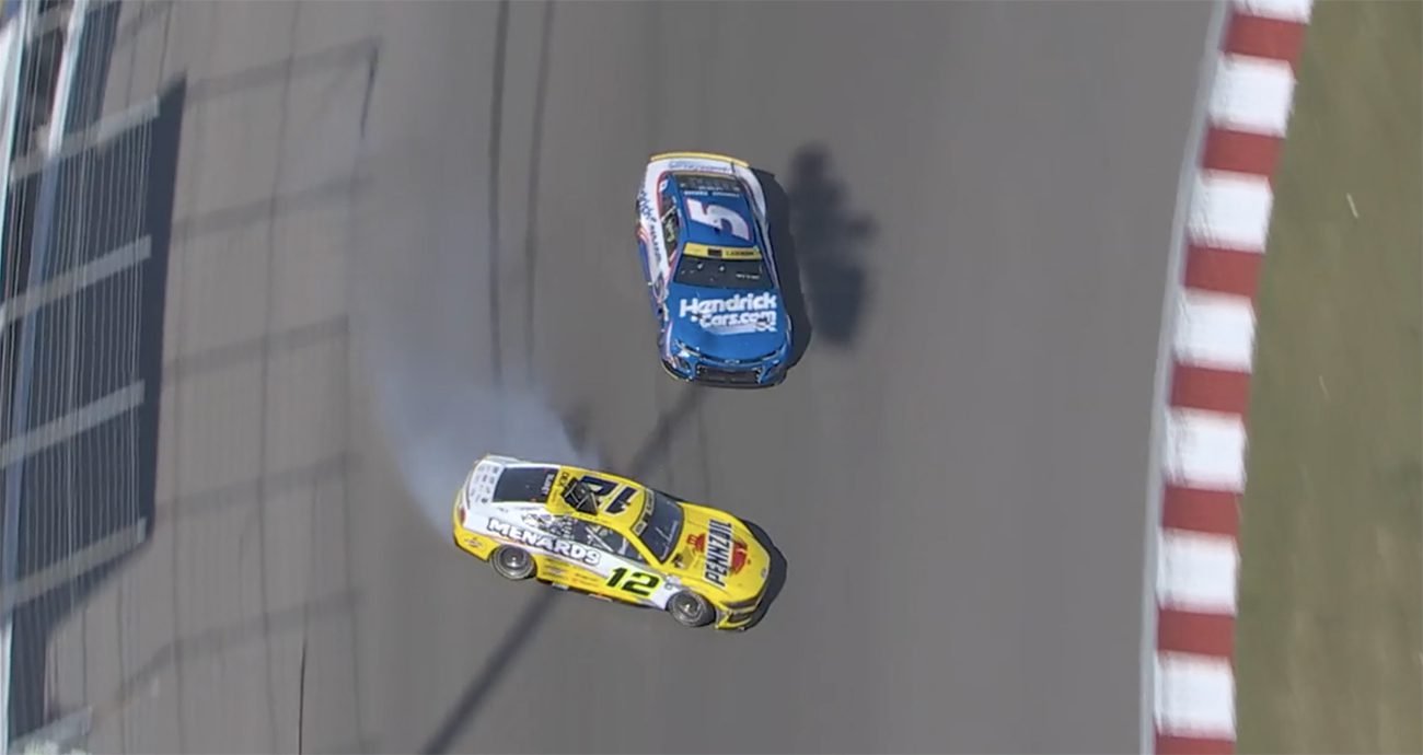 Blaney spins after contact from Larson | NASCAR
