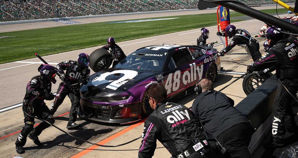 Hendrick switches up No. 48 pit crew roster for Bristol | NASCAR