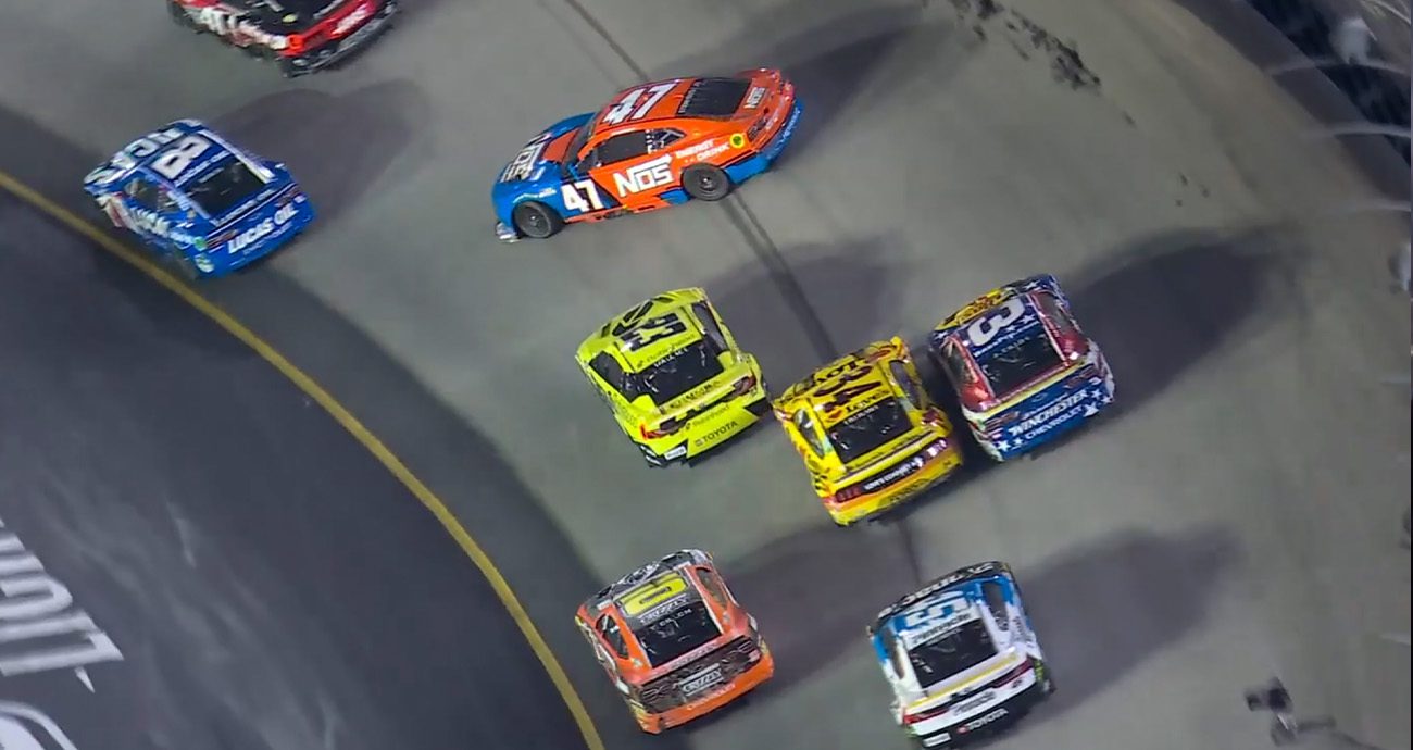 Wallace slides up, tags Stenhouse to send him spinning | NASCAR