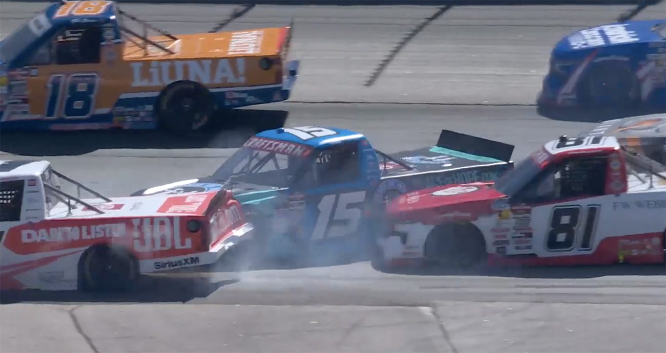 Round of 10 finale gets underway with a wreck on Lap 1 | NASCAR