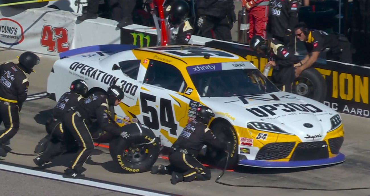 Pit-gun issue produces slow stop for Taylor Gray | NASCAR
