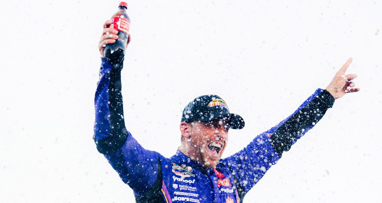 Analysis: Hamlin beams in milestone 60th win at Vegas | NASCAR