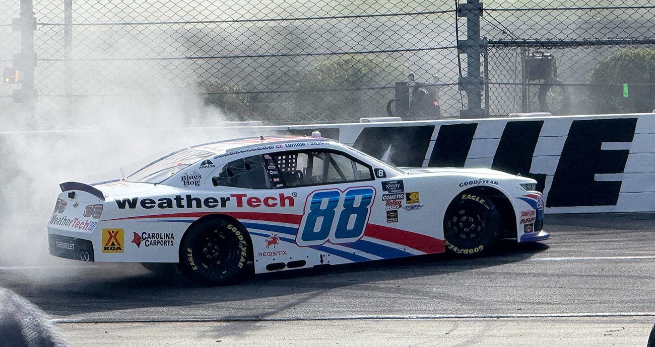 Zilisch spins during Martinsville practice; will not qualify | NASCAR