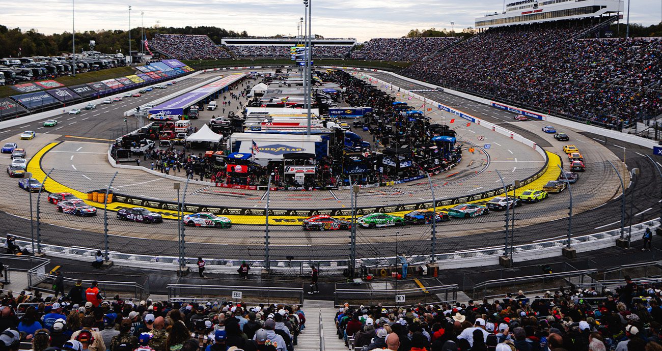 Chaotic final laps lead to epic Daytona 500 finish | NASCAR