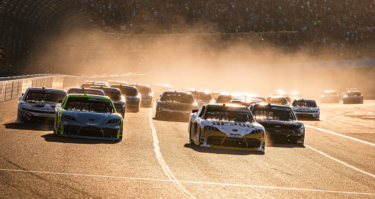 Xfinity Championship race gets underway at Phoenix | NASCAR