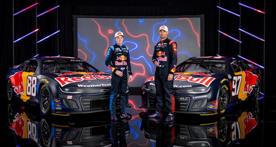 Trackhouse debuts new Red Bull looks for SVG, Zilisch | NASCAR