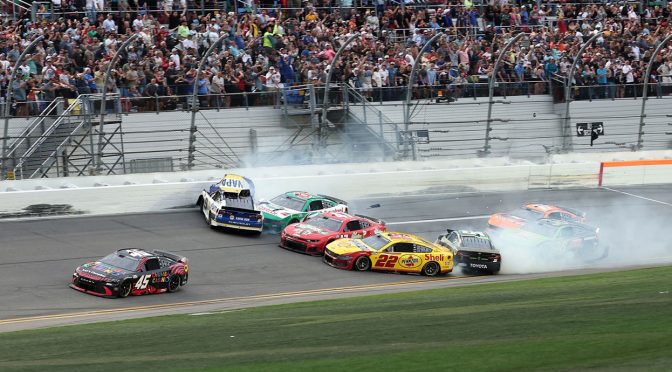 Hauler Talk: Policy of waiting on yellow after crash | NASCAR