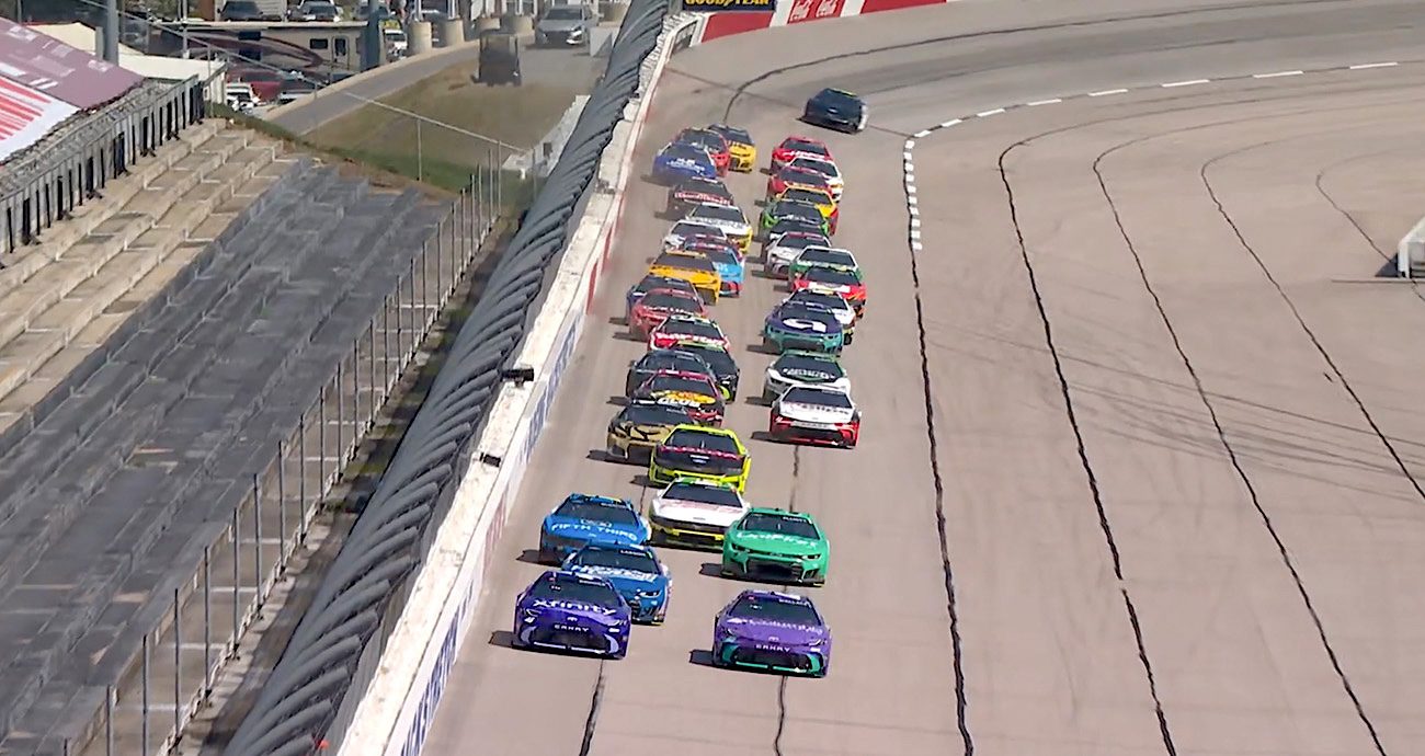 Let's go racing, boys! Waltrip back in booth for Lap 1 at Darlington ...