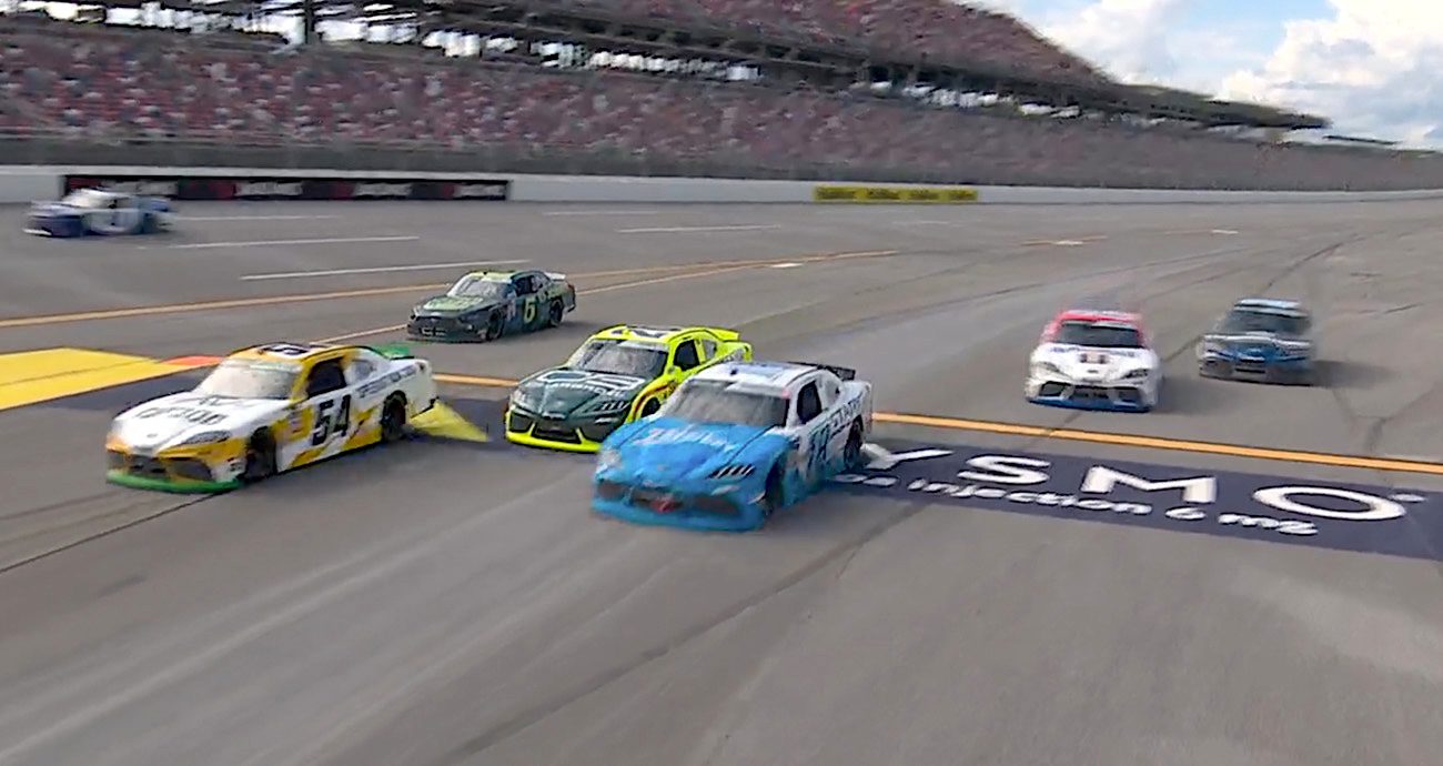 Too close! Sawalich clips Crews entering pit road | NASCAR