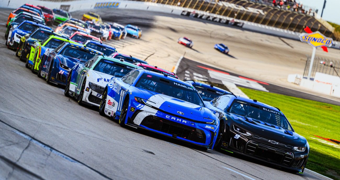 Race Rewind: Chase Elliott outlasts chaos in Texas heat | NASCAR