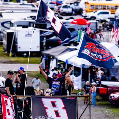 Drivers, fans band together in Kyle Busch grief | MRN