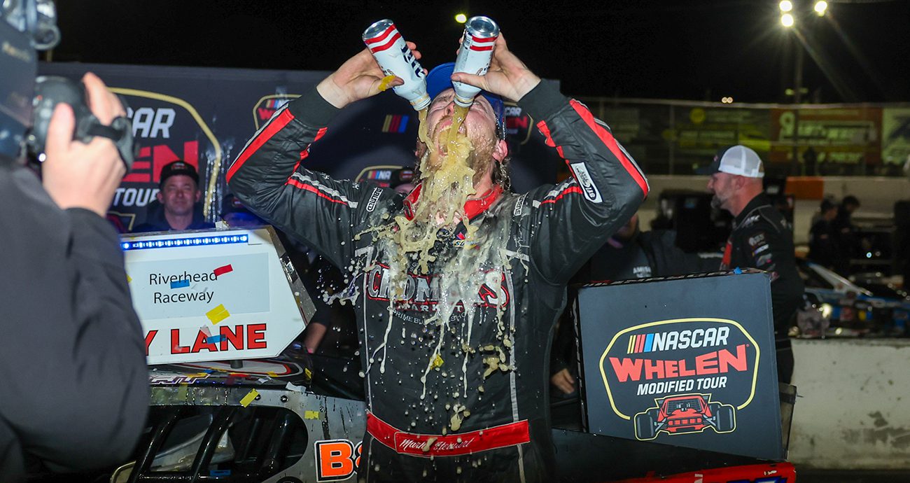 Mark Stewart wins at Riverhead for his first Modified Tour victory