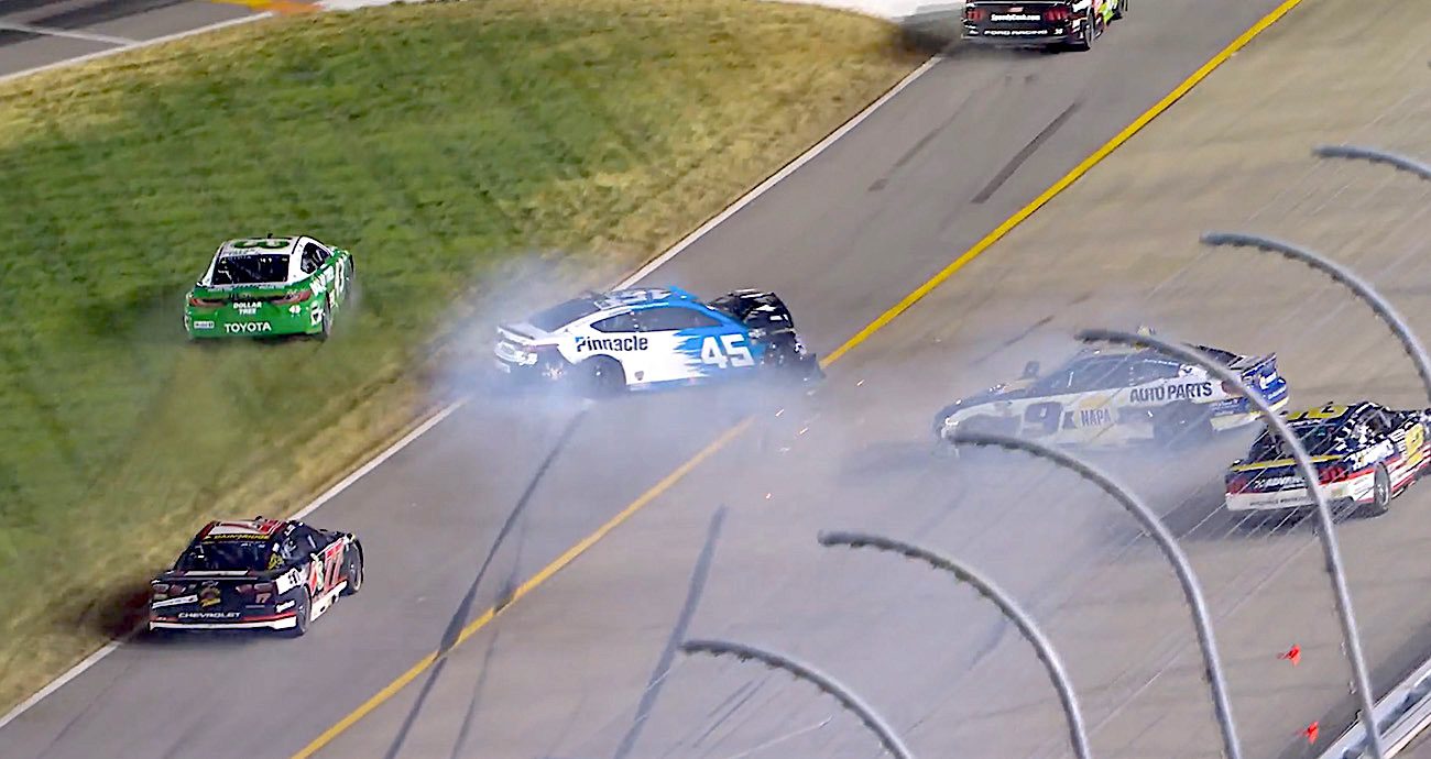 Replays show Reddick, Elliott crash after the checkered flag | NASCAR