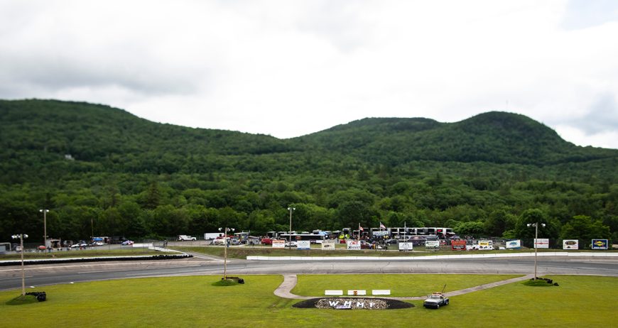 NASCAR Whelen Modified Tour race at White Mountain Motorsports Park ...