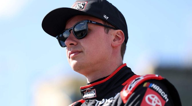 Crews replaces Bell under caution at San Diego | NASCAR
