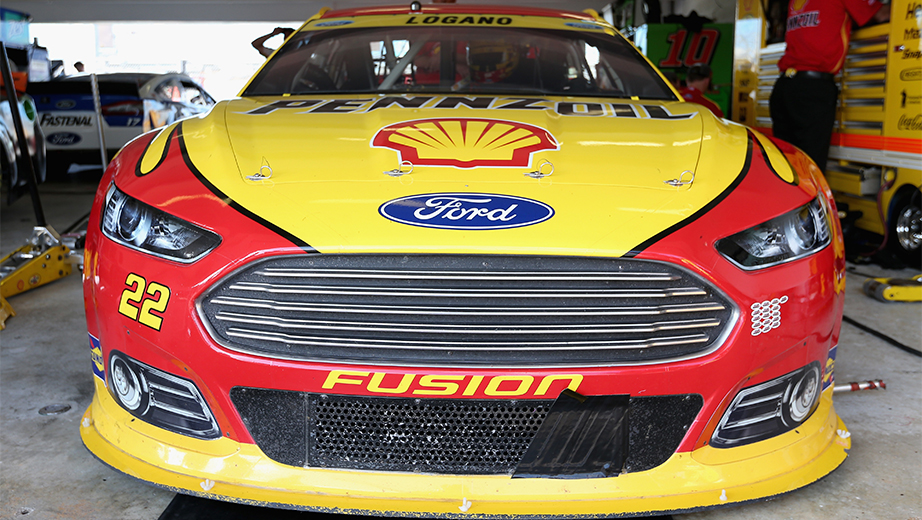 Chevy, Ford, Toyota dote on final four Chase contenders - Official Site ...
